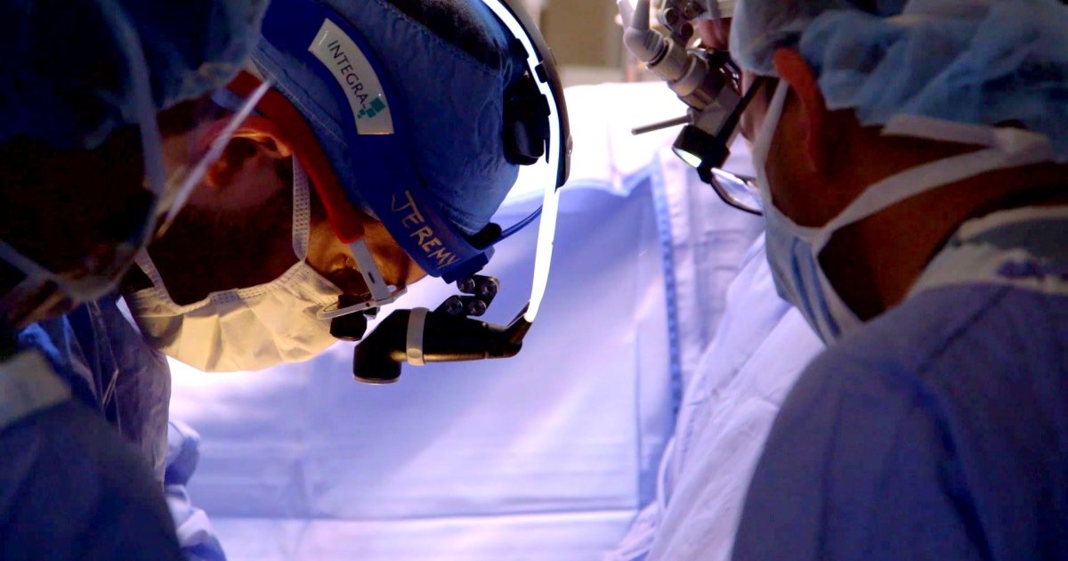 Making tumors glow to improve cancer surgery