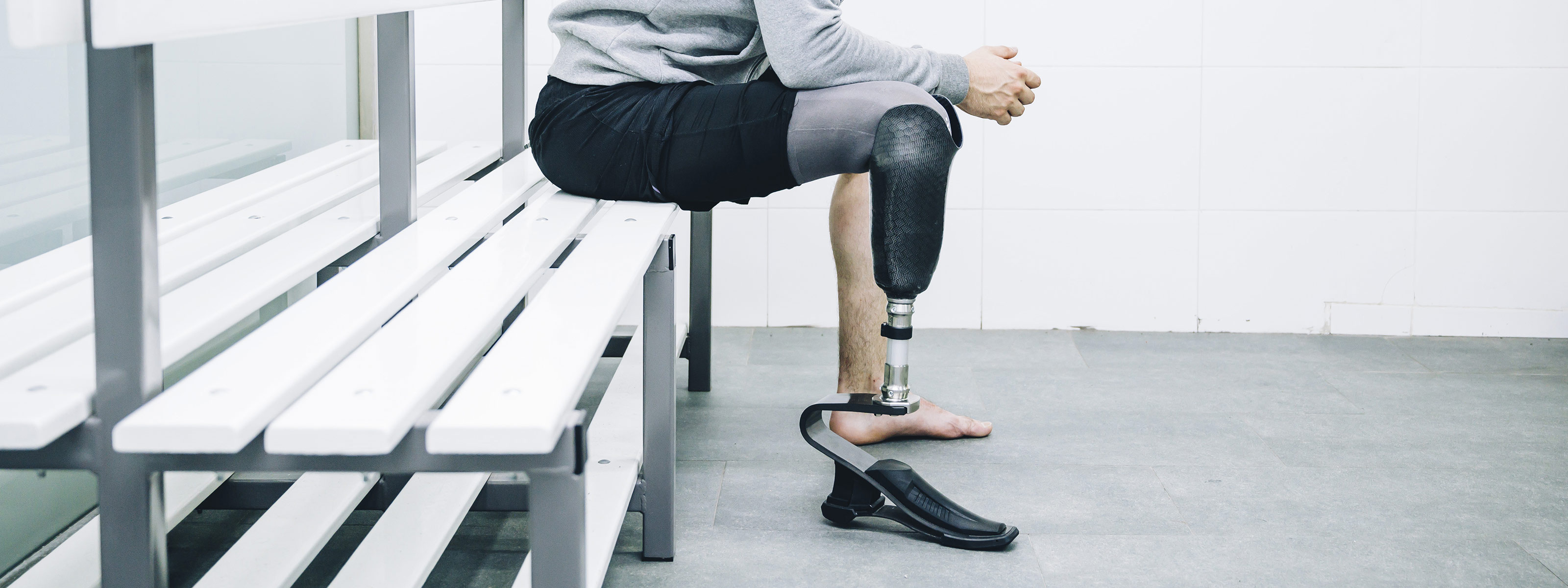 Prosthetic leg uses AI to adjust to different terrains