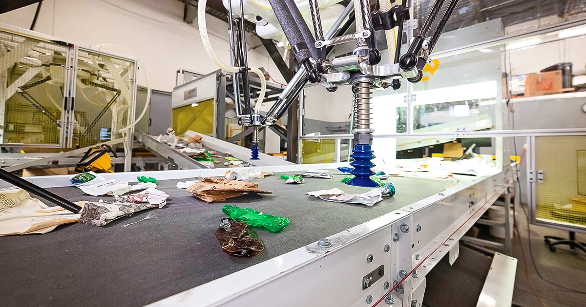 Recycling robot keeps waste out of landfills