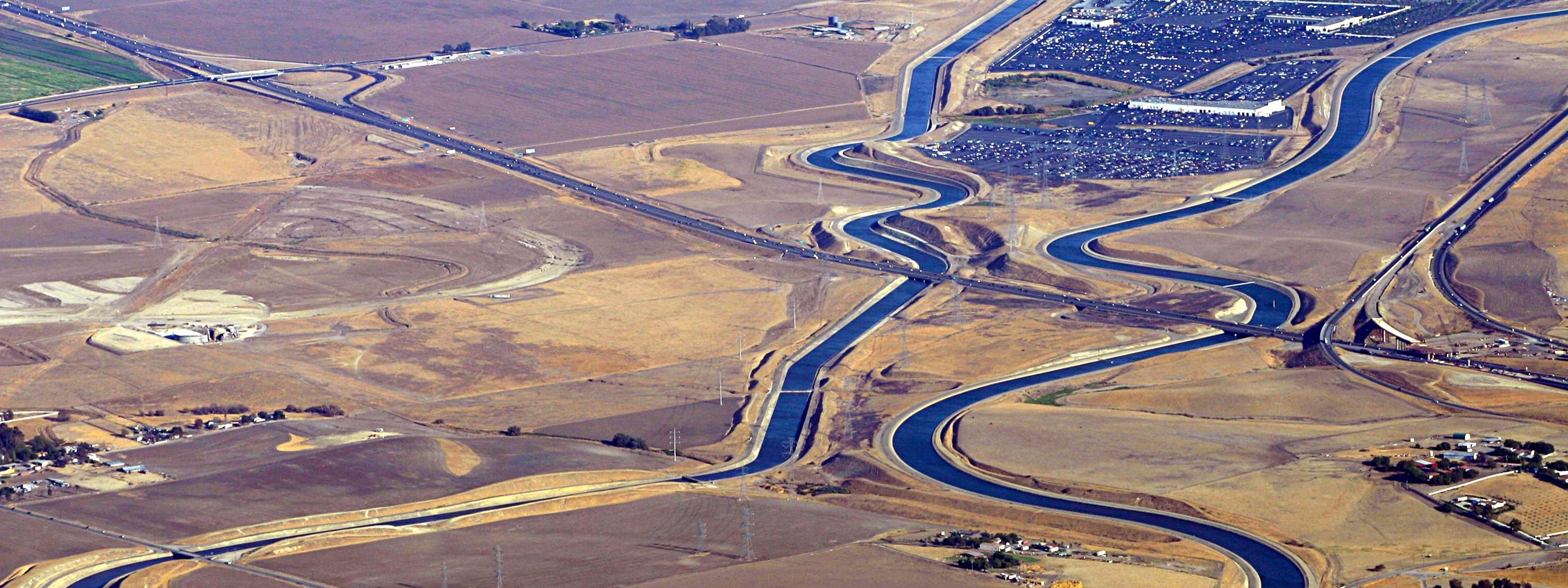 Solar Canals in CA Could Save 63 Billion Gallons of Water a Year