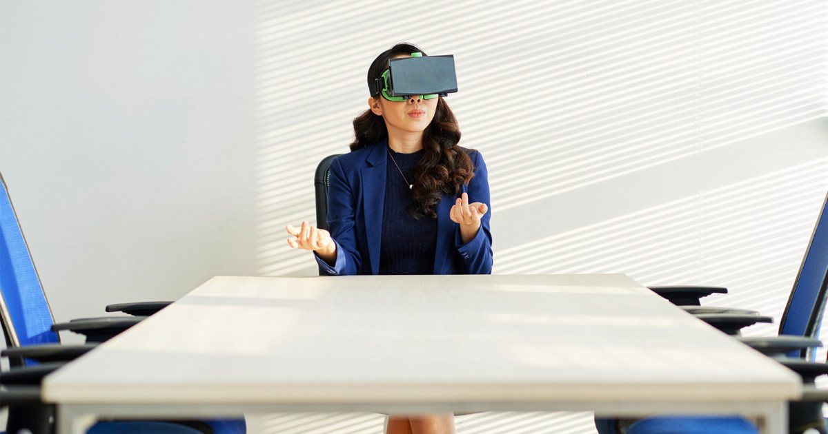 Facebook wants your next meeting to take place in its new VR app