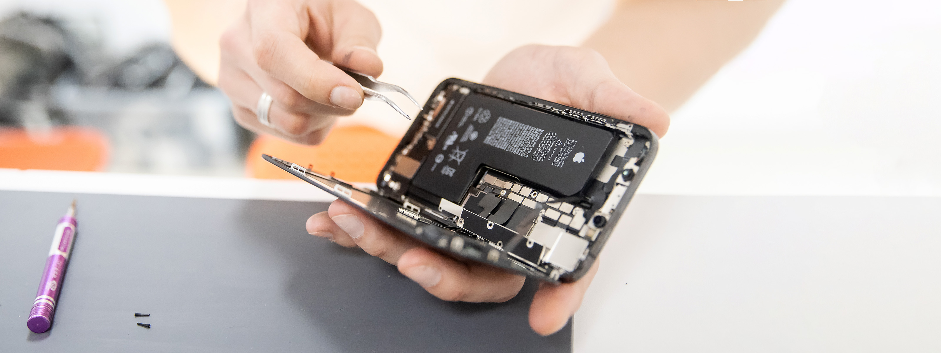 Apple finally agrees you have a right to repair its tech