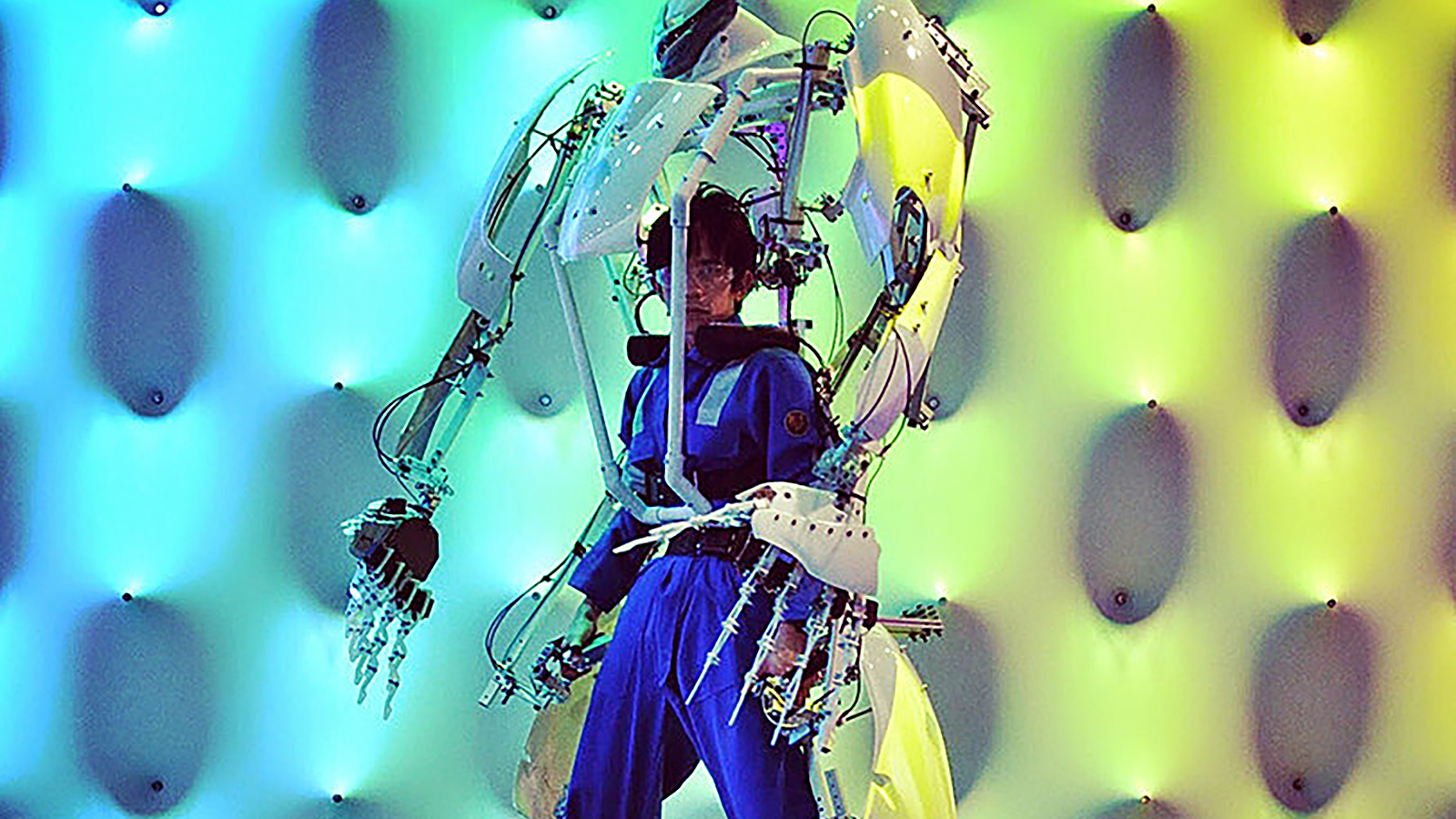 New exoskeleton lets you enter the boxing ring as a robot