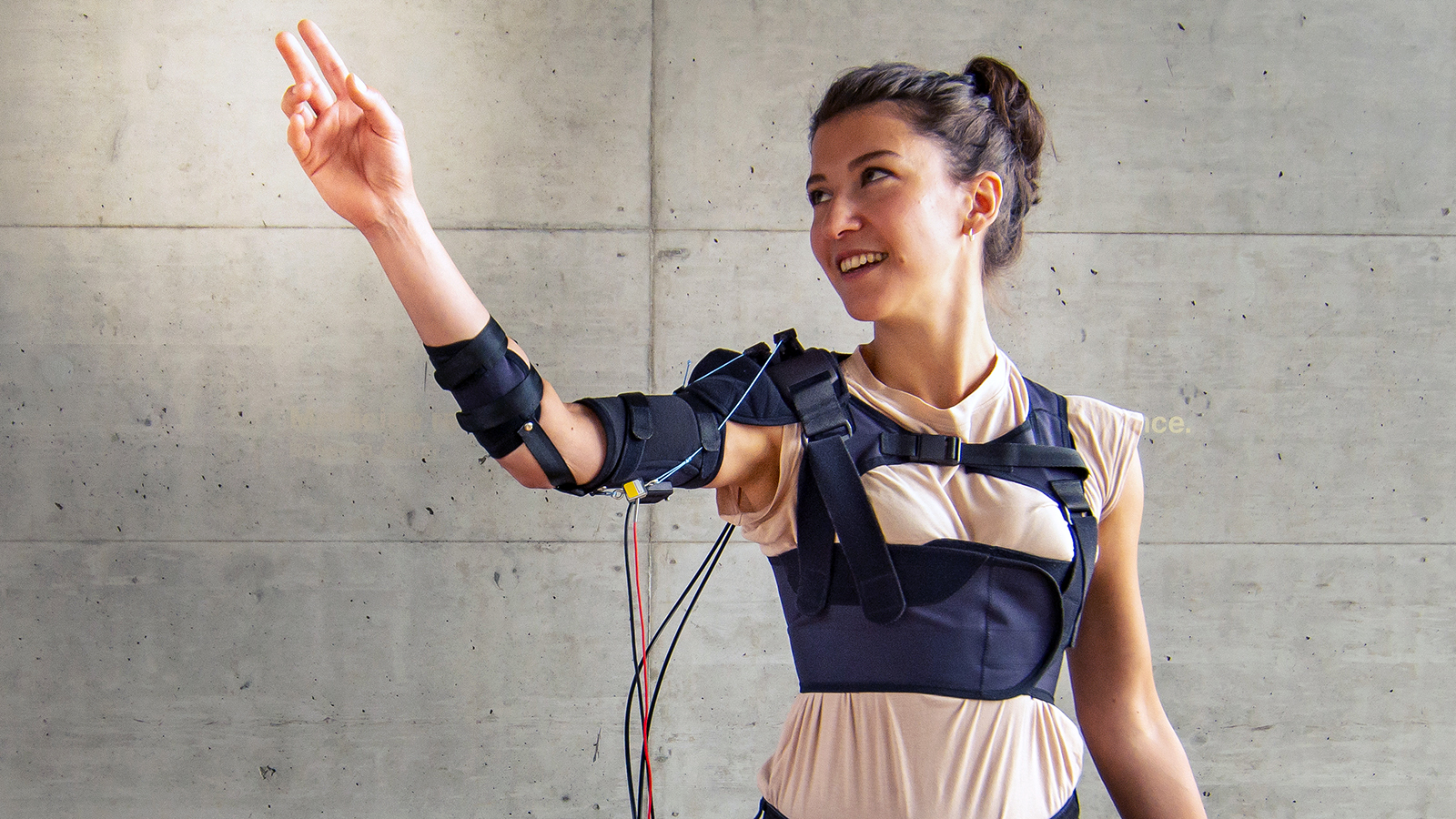 "Muscle shirt” increases arm endurance by more than 200%