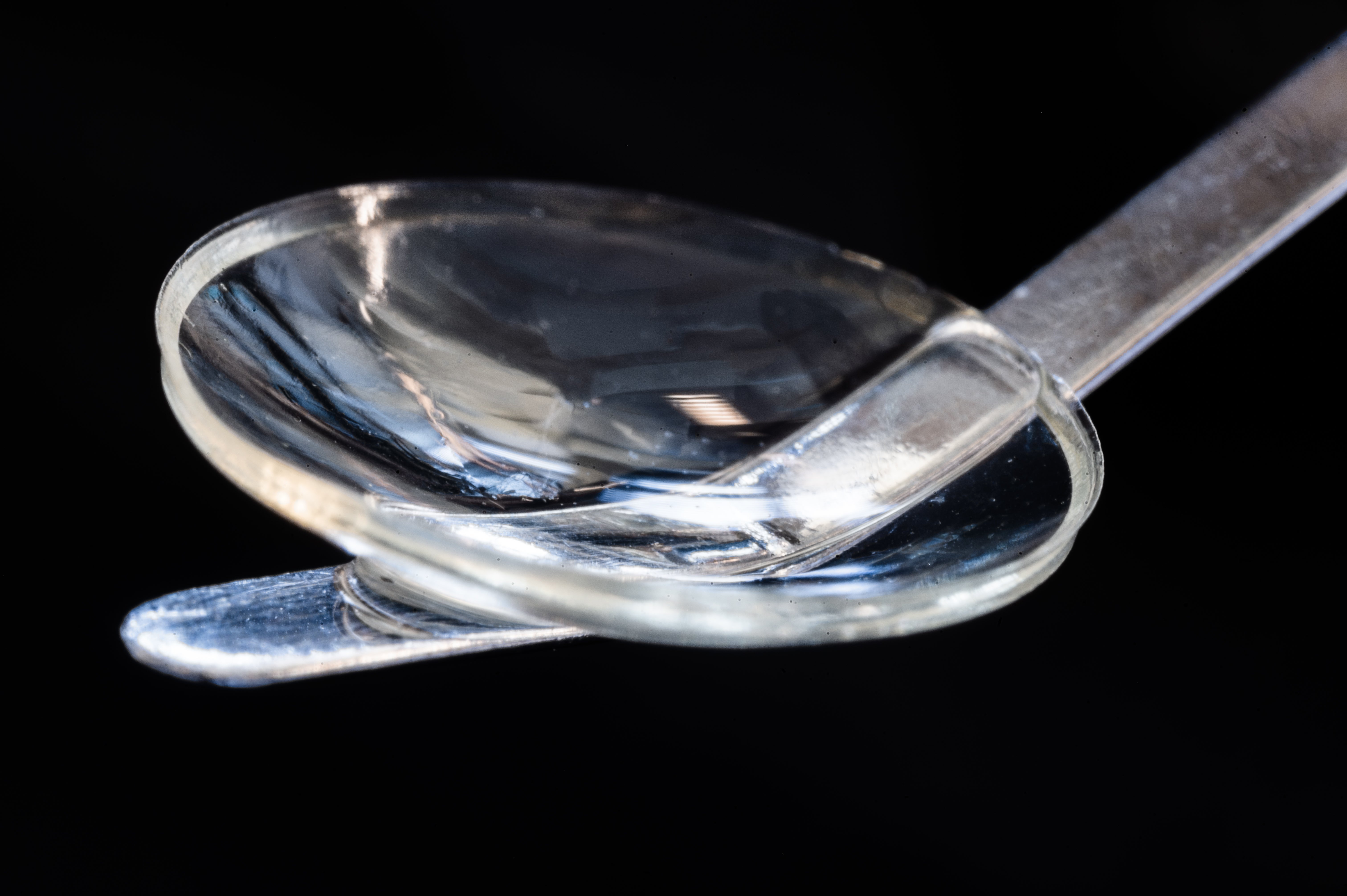 Artificial cornea made from pig skin cures blindness