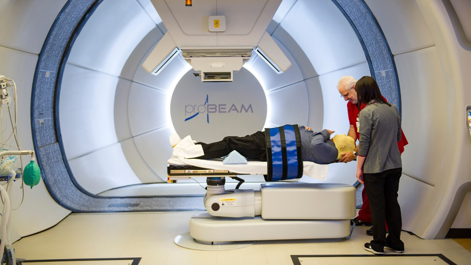 FLASH radiotherapy cancer treatment aces first human trial