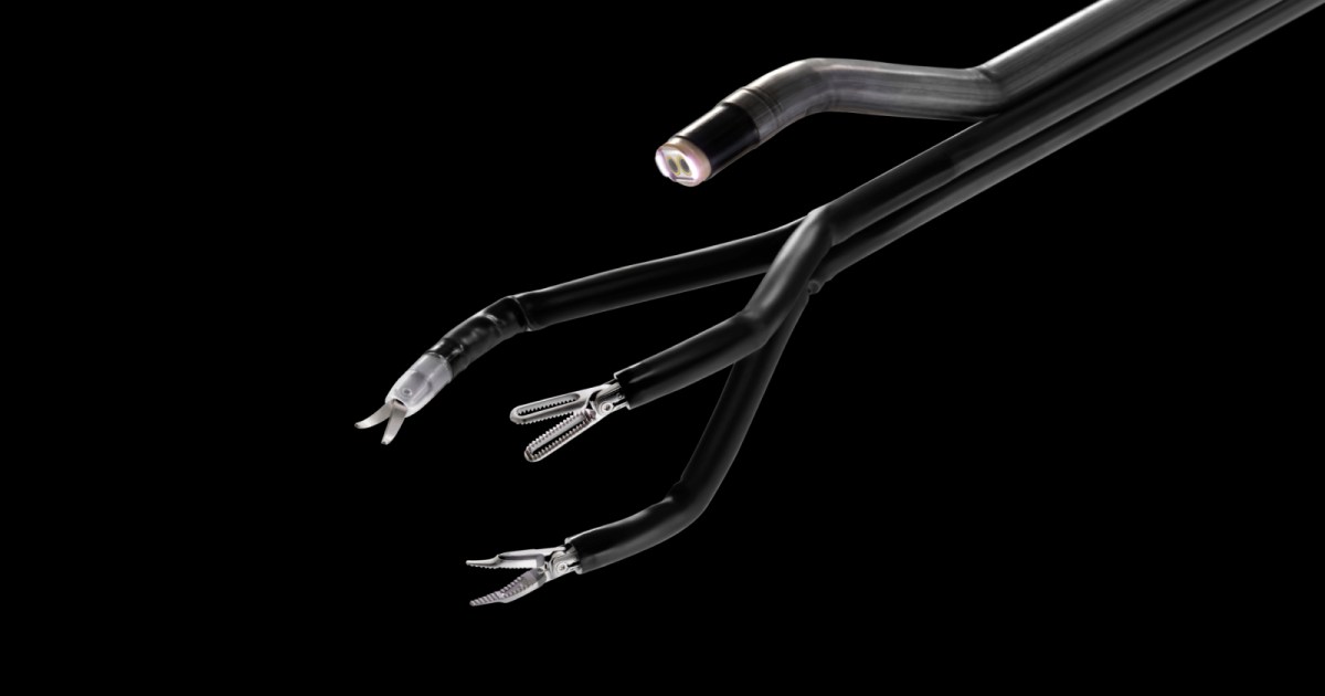 Performing complex surgeries with single-incision robotics