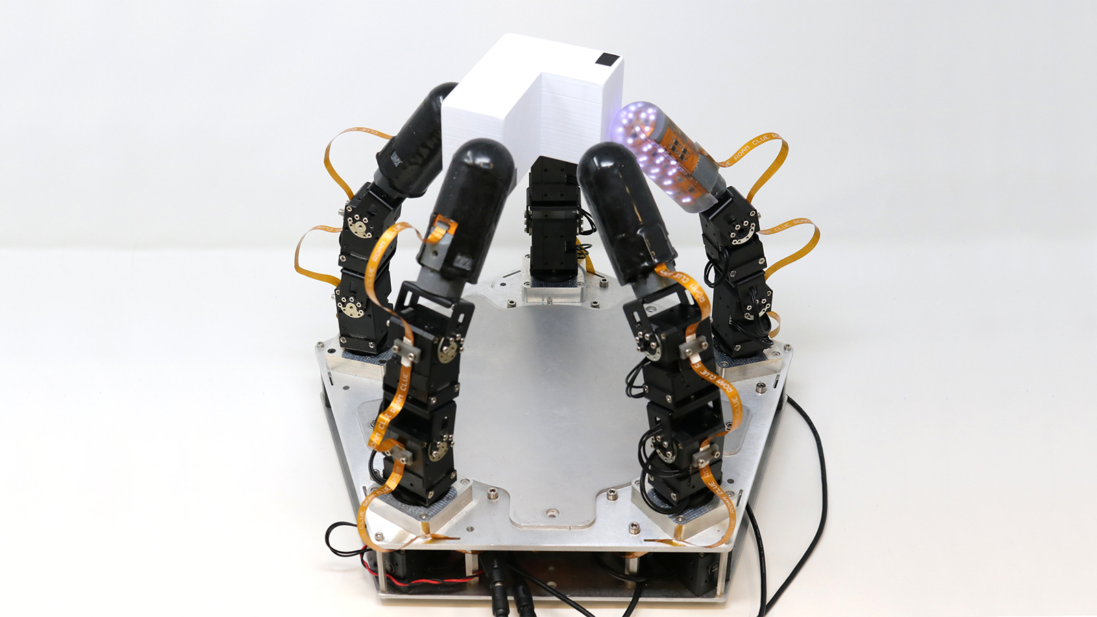 “Blind” robot hand can operate solely by touch
