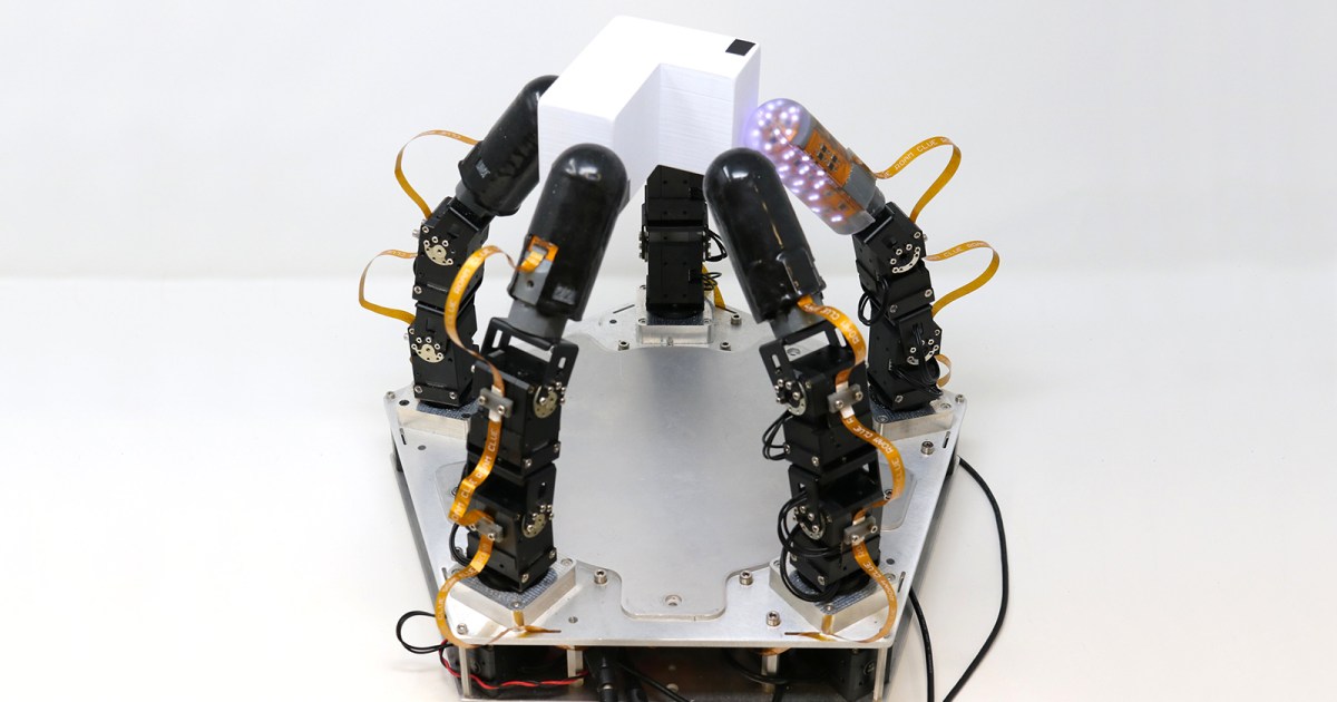 “Blind” robot hand can operate solely by touch