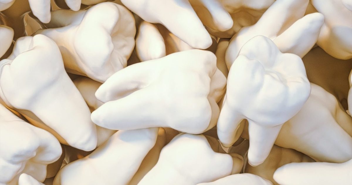 Scientists discover a gel that whitens teeth and kills 94% of bacteria